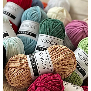 NORCIA Soft Velvet Yarn Chenille Yarn for Crocheting Super Bulky 100g (74.3 yds) Baby Blanket Yarn for Knitting Amigurumi Yarn Fancy Yarn for Crochet Weaving Craft (Black)