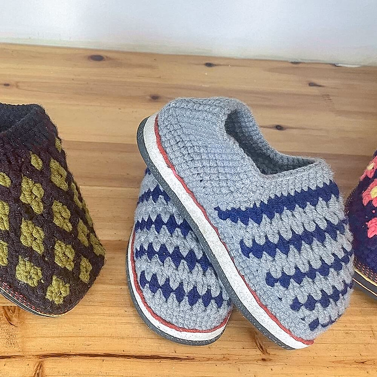 Knitted Yarn Skeins Chenille Yarn Single Ply Crocheting Skeins 165G Crochet Yarn Velvet Chenille Blanket Yarn for Crocheting and Knitting, Soft Fluffy Chenille Yarns for Sweater Scarf Handcrafting