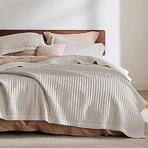 Bedsure Bone Bedspread Coverlet King Size - Lightweight Soft Bedding Set for All Seasons, Corduroy Pattern Quilt Set, 3 Pieces, 1 Quilt (111" x 106") & 2 Pillow Shams (20"x36"+2")