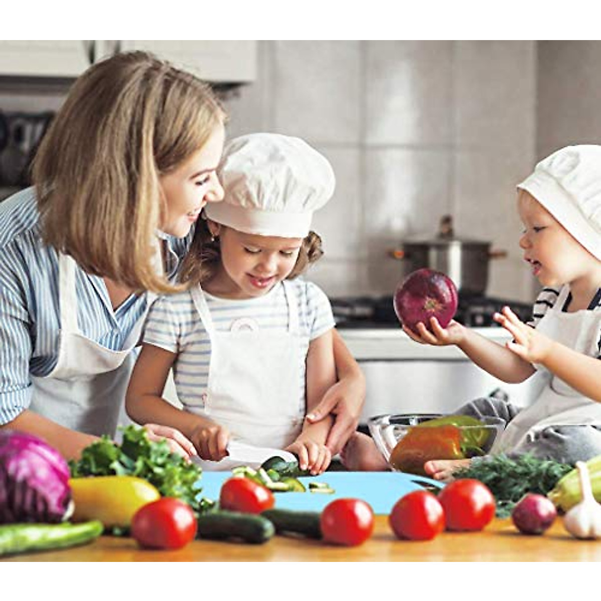 LEEFE 3 Pieces Kids Knife Set for Cooking, with Cutting Board, Safe Lettuce and Salad Knives, Kids Cooking Utensils in 3 Sizes & Colors, Serrated Edges, Plastic Safe Kitchen Knife