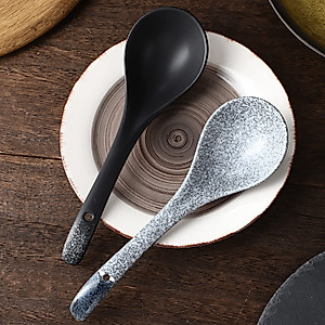Happyyami Chinese Spoons Chinese Spoons 2 Pcs Ceramic Soup Spoons Japanese and Korean Ceramic Soup Spoons Handle Rice Spoons Asian Soup Spoon for Ramen Noodles Rice Ceramic Dishes Ceramic Dishes