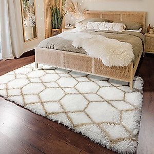 ONASAR Geometric Boho Area Rug for Living Room Bedroom, 4x6 White and Beige Rug, Shaggy Fluffy Area Rugs for Classroom, Dorm, Office, Playroom, Kids Room Decor, Nursery Rug Neutral, Soft Carpet