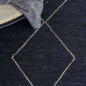 SAFAVIEH Vintage Leather Collection Accent Rug - 4' x 6', Black & Natural, Handmade Modern Rustic Boho, Ideal for High Traffic Areas in Entryway, Living Room, Bedroom (VTL802Z)