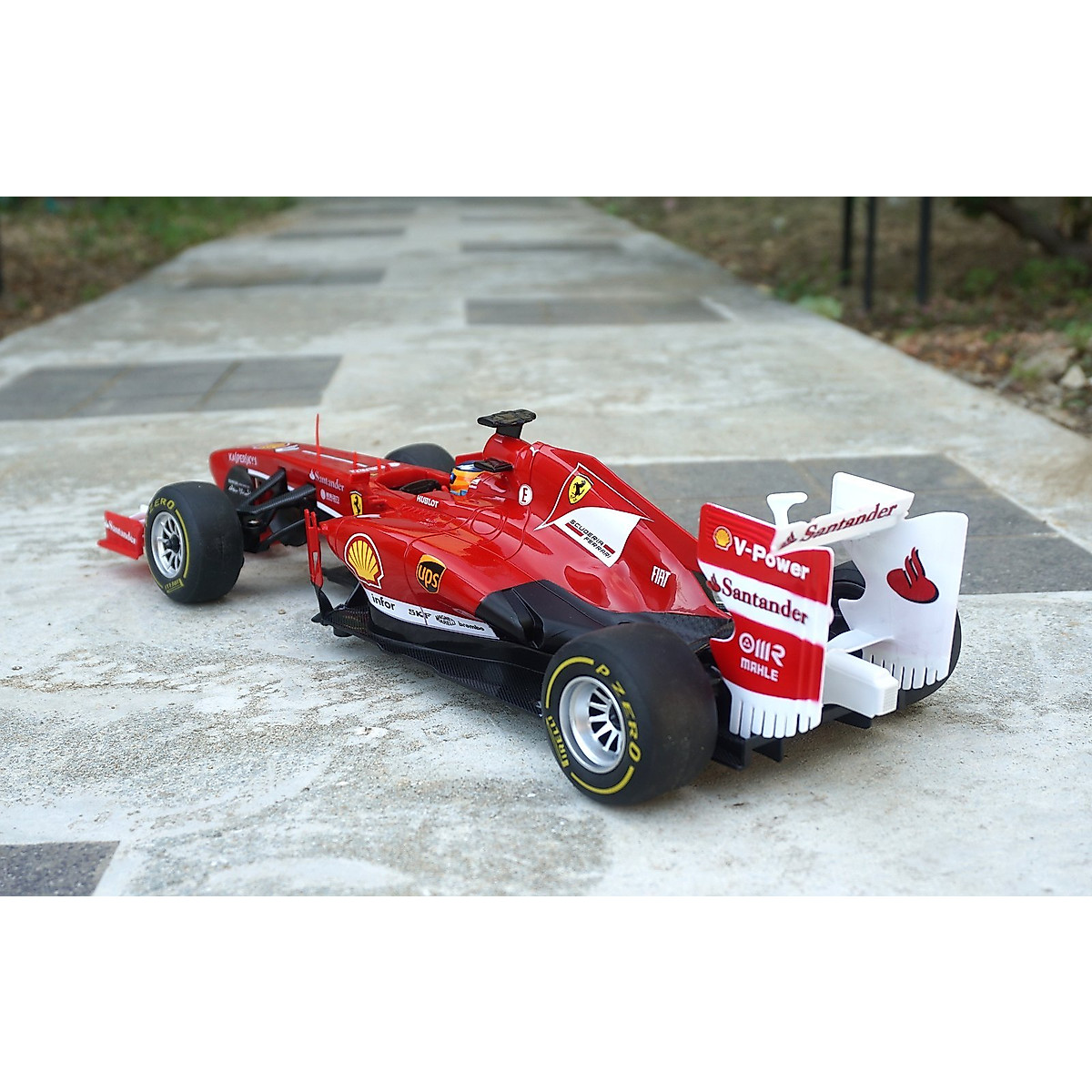 RASTAR Ferrari F138 R/C, Scale: 1/12