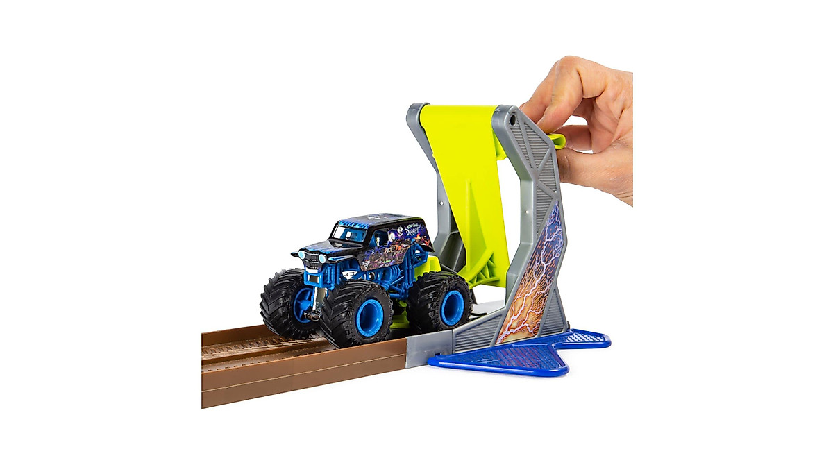 Monster Jam Champ Ramp Freestyle Playset - Epic Stunts!