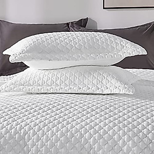 CozyLux Summer Quilt Sets King Size White 3 Pieces - Lightweight Soft Bedspread - Lantern Ogee Pattern Coverlet Bedding Set for All Season - 1 Quilt and 2 Pillow Shams - White, 106"x96"
