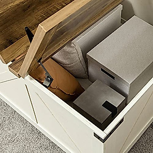 HOMCOM Farmhouse Coffee Table, Square Coffee Table with Storage for Living Room, Center Table with Hinged Flip Lift Top and Hidden Space, Antique White