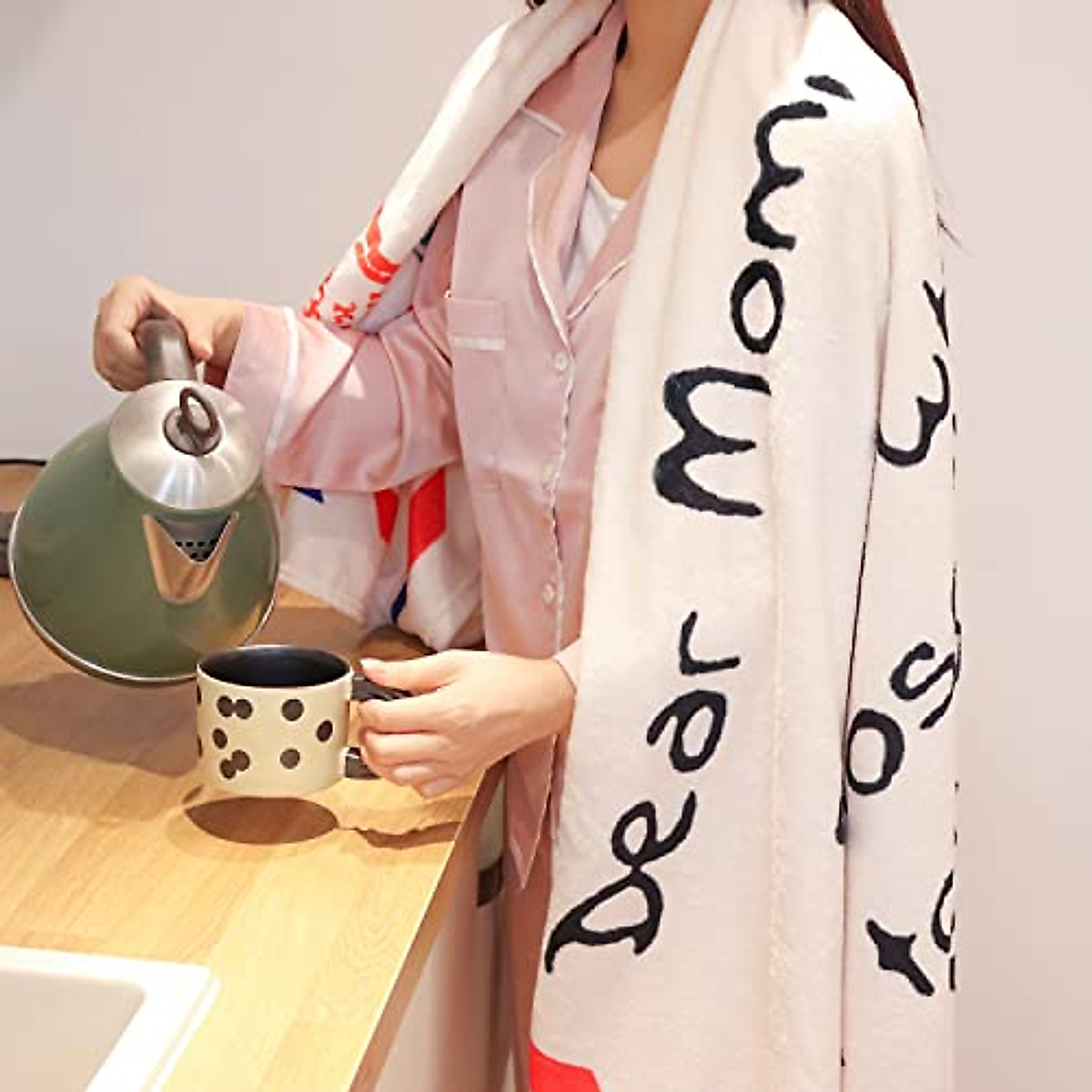 Valporia Gifts for Mom from Daughter/Son Valentines Day Gifts for Mom Mom Gifts for Birthday from Husband Presents for Mom Who Has Everything Fuzzy Fleece Blanket with Letter Warm Soft