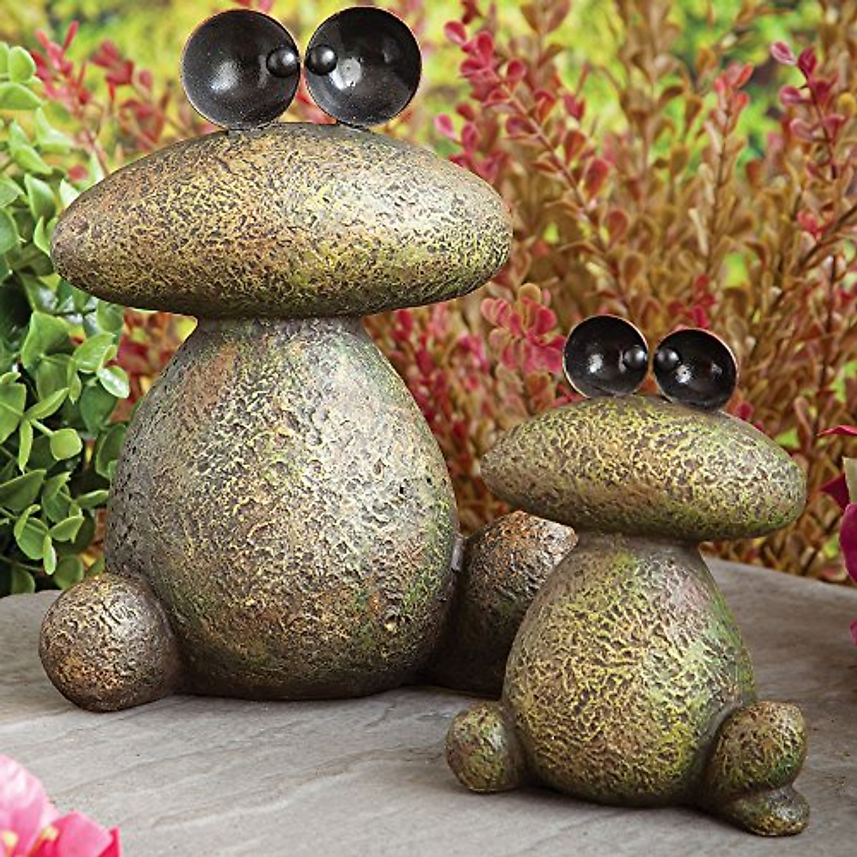 Bits and Pieces - Two Frogs Garden Sculptures for Your Garden, Lawn or Patio - Waterproof Garden Décor Set - Frog Statues – Minimalistic Design