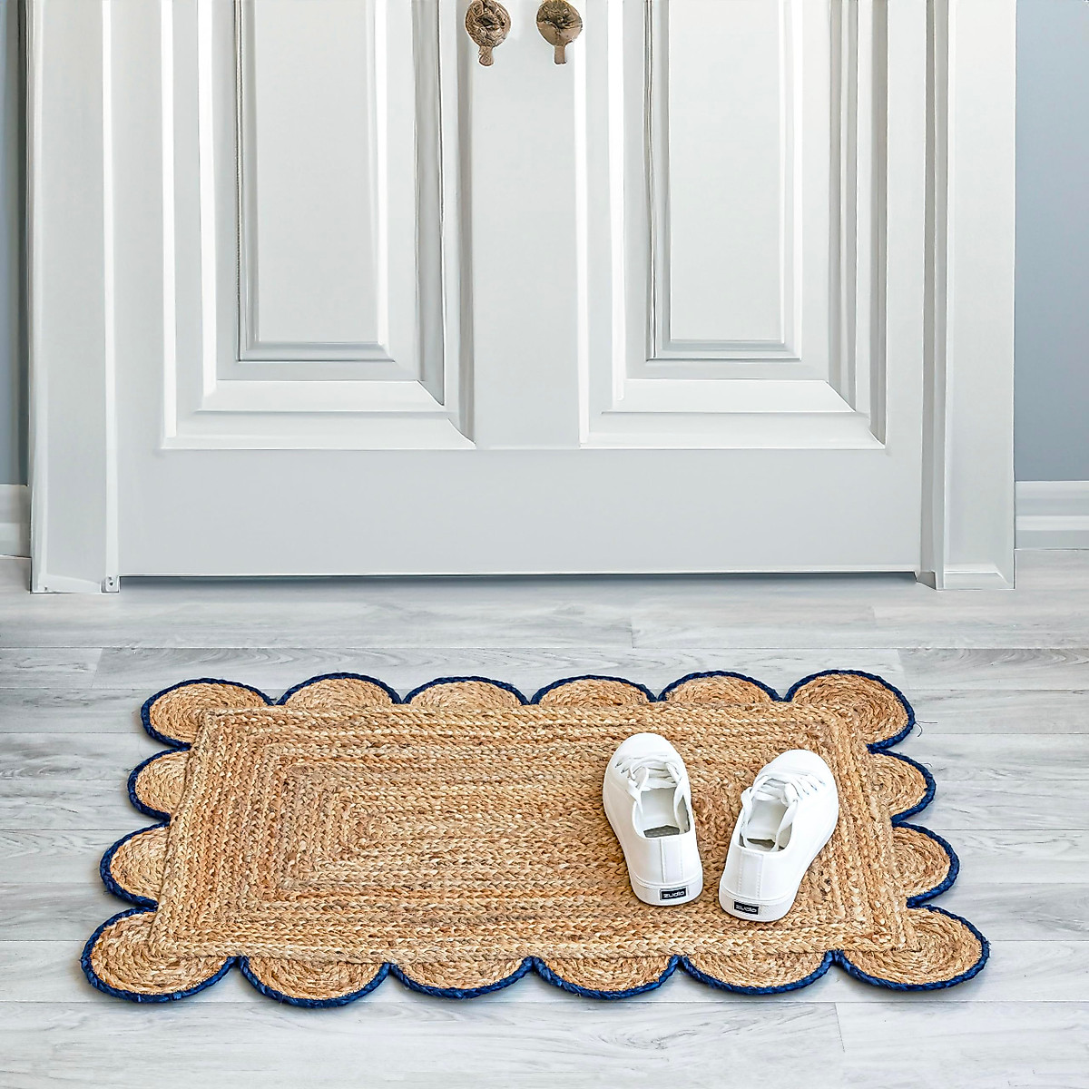 Weaving Village Scalloped Natural Jute Area Rug, Navy Trim, 2x3