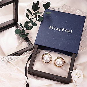 Mierfyni Pearl Stud Earrings, Gold Pearl Earrings Studs, Faux Pearl Earrings for Women Gold Plated 18K, Big Gold Stud Earrings Mabe Pearl Button with Gold Twist Trim