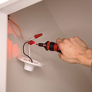 SKIL Rechargeable 4V Cordless Screwdriver with Circuit Sensor Technology Includes 45pcs Bit Set, USB Charging Cable, Carrying Case - SD561204