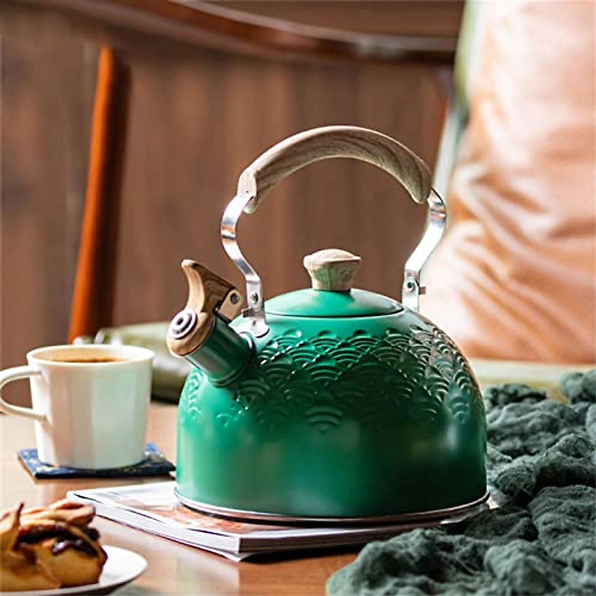 2.5L Large Capacity Whistling Tea Kettle Stainless Steel Teapot with Anti Scald Handle Stove Top Whistling Tea Kettle for Tea, Water,Coffee, Milk,for Gas Stove Induction Cooker(Green)