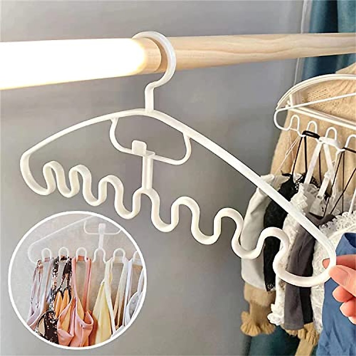 FETNHU Wave Pattern Hanger, Multifunctional Magic Wave Pattern Stackable Hanger, 8 Slots Non Slip Stackable Space Saver Closet Organization Hangers for Bra Top Camisole (Green,15PCS)