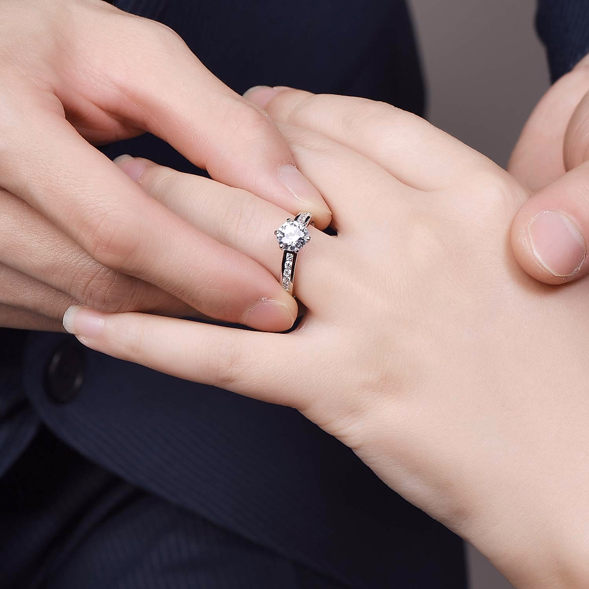 AVECON 925 Sterling Silver Engagement Ring 2.5 Carat 5A Cubic Zirconia Round Cut Solitaire Wedding Ring for Women Size 6