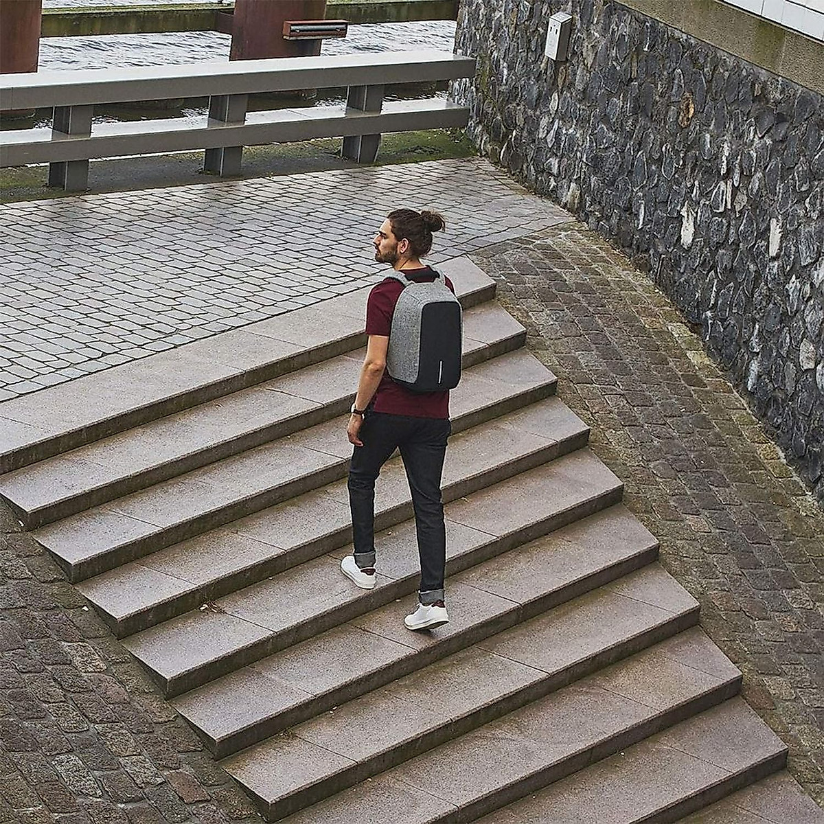 XD Design Bobby Original Anti-Theft Laptop Backpack with USB Port (Navy)