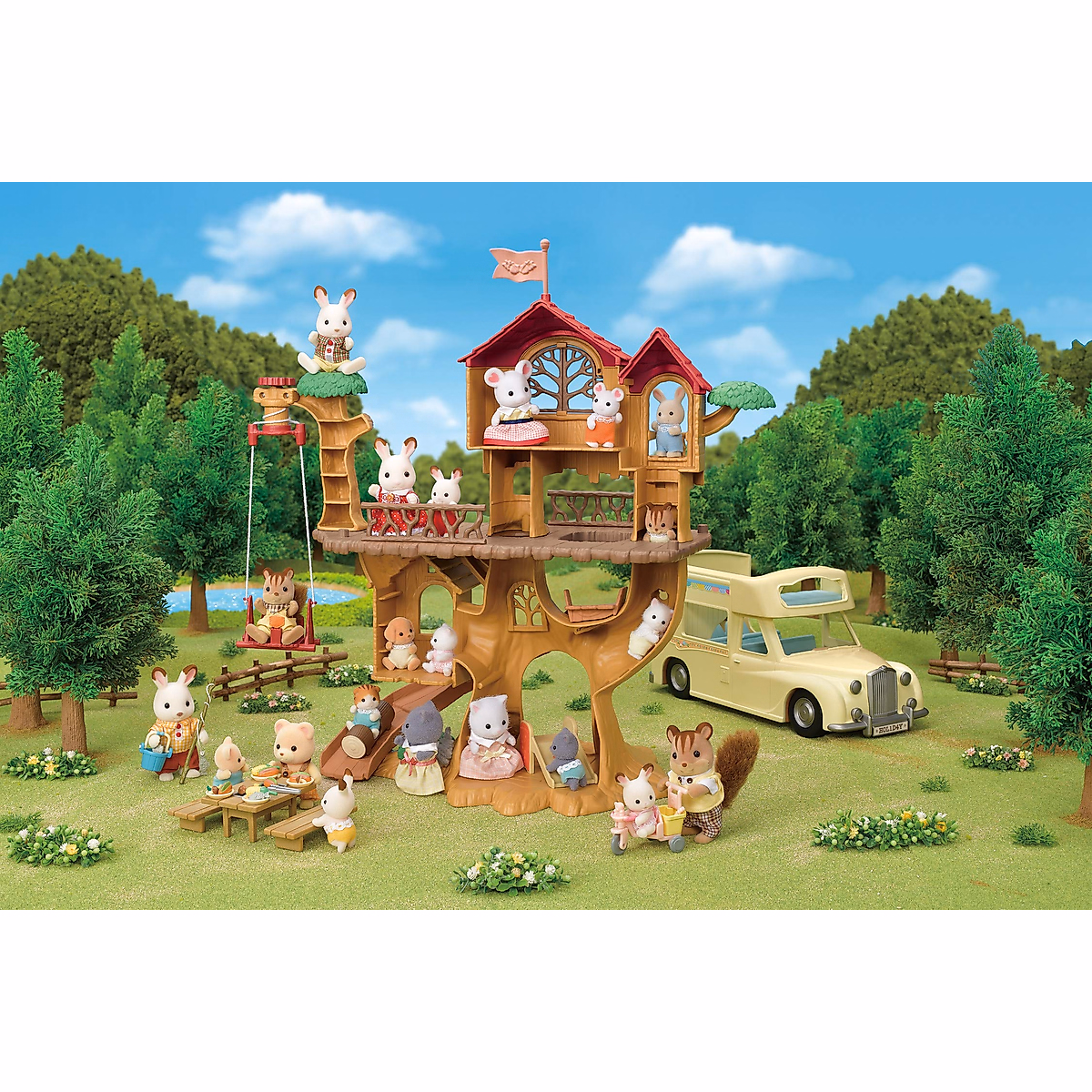 Calico Critters Adventure Treehouse Gift Set, Collectible Dollhouse, Figure and Accessories