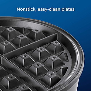 Oster 6812-001 Core 16-Speed Blender with Glass Jar, Black & 6812-001 Core 16-Speed Blender with Glass Jar, Black