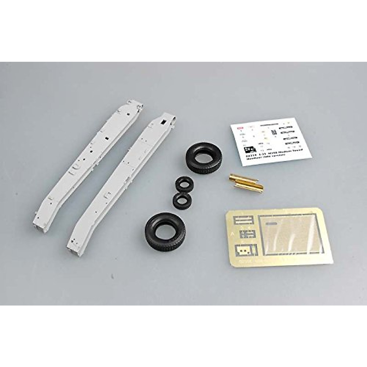 Trumpeter 1/35 M198 Medium Towed Howitzer Late Version Model Kit