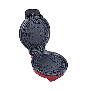 Uncanny Brands Pokémon Squirtle Waffle Maker - Make Bounty Squirtle Waffles - Kitchen Appliance