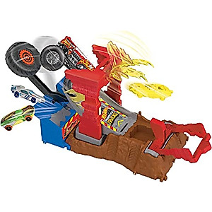 Hot Wheels Arena Smashers 5-Alarm Fire Crash Challenge Playset, 5-Alarm Toy Truck in 1:64 Scale & Crushable Car