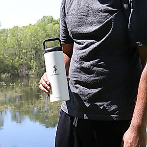 Aquapelli Vacuum Insulated Water Bottle, 18 Ounces, Arctic White