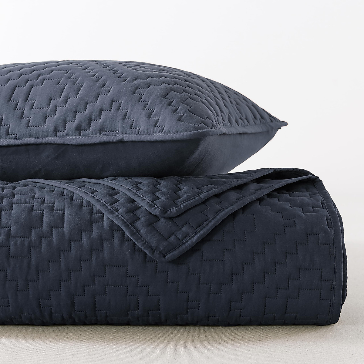 R.SHARE Oversized California King Size Quilt Bedding Sets with Pillow Shams, Navy Blue Cal King Lightweight Soft Bedspread Coverlet for All Season, 118x106 inches