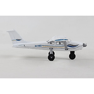 Daron Worldwide Trading Runway24 C172 No Runway Vehicle, Blue/White