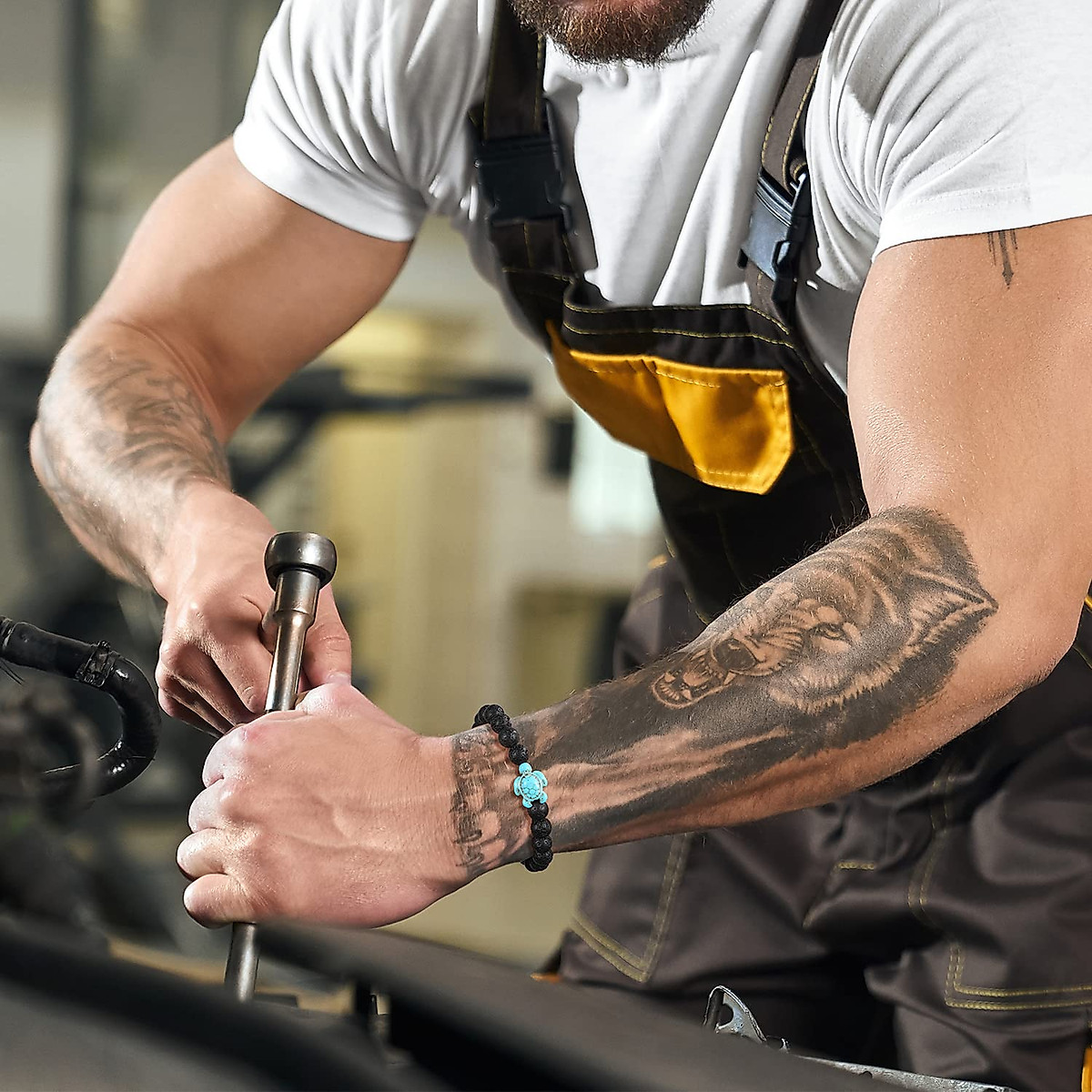 GIEIWIW Turtle Bracelet Sea Turtle Beaded Bracelet Natutal Stone Stretch Fits Most for Men Women Fashion Jewelry Gifts Black