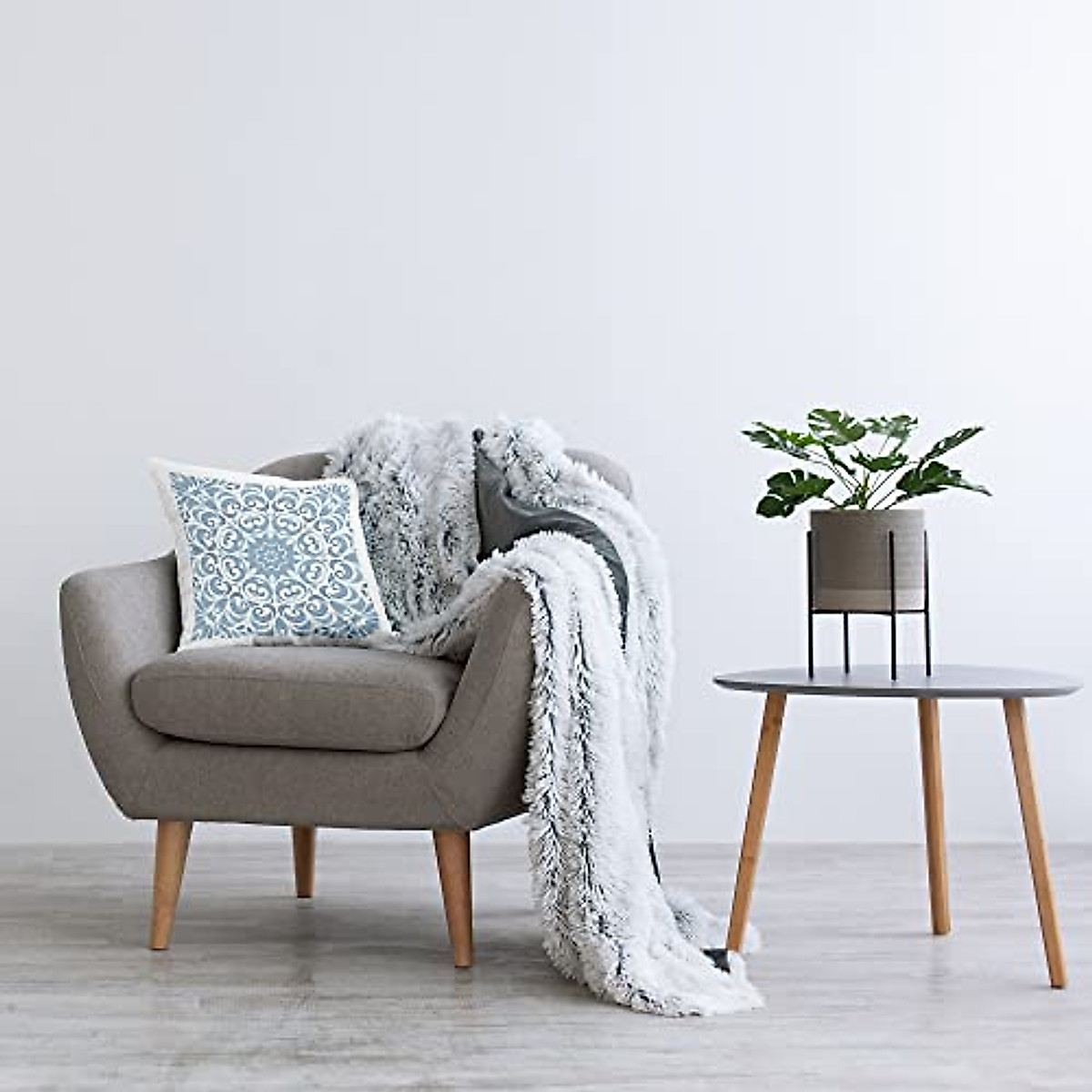 Stupell Industries Intricate Abstract Pattern Blue Floral Spiral Design by ND Art Throw Pillow, 18 x 18