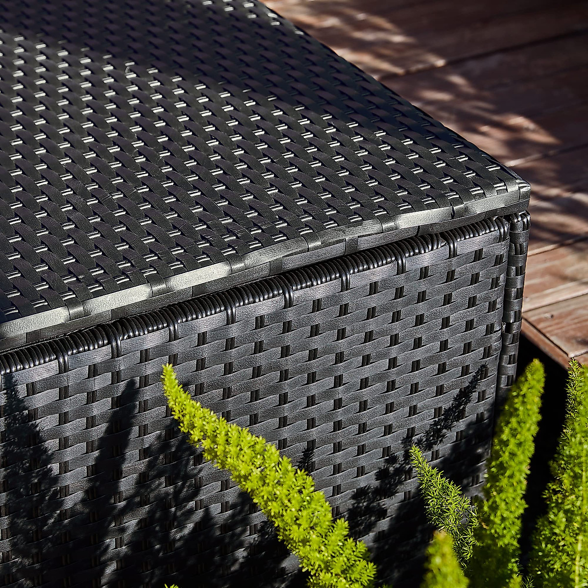 Glitzhome Patio Outdoor Deck Box, 140 Gallons Oversized All-Weather Cushion Wicker Storage Trunk Waterproof, Outside Storage Bin for Patio Furniture Covers, Cushion Pillows, Towels, Garden Tools,