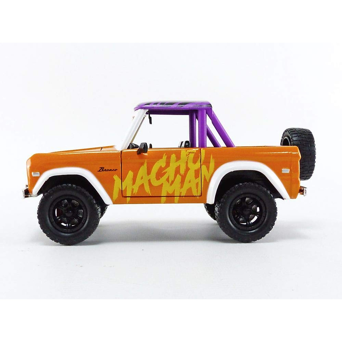 Jada 1:24 Diecast 1973 Ford Bronco with Macho Man Figure