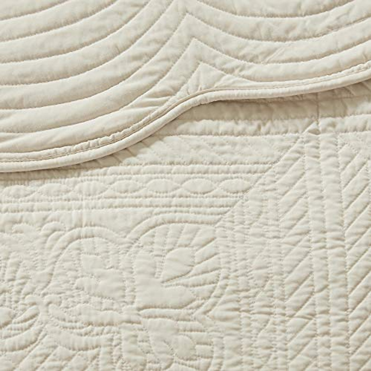 Madison Park Tuscany Quilt Set-Casual Damask Medallion Stitching Design Lightweight Coverlet Bedspread Bedding, Shams, Full/Queen (90 in x 90 in), Medallion Cream 3 Piece