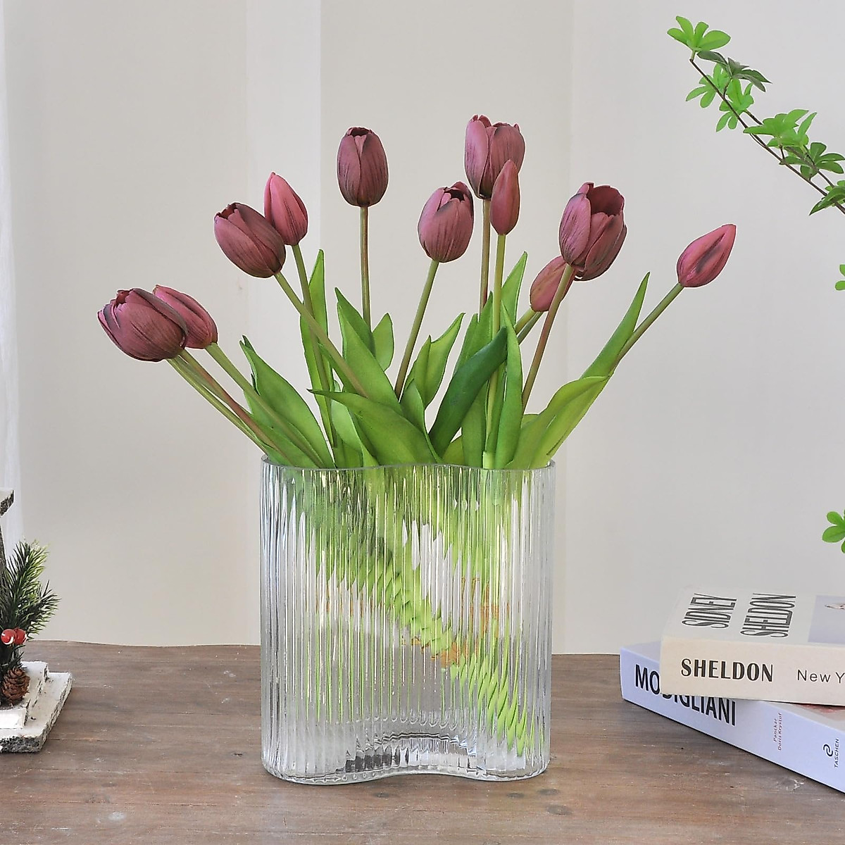 Aoivrb 5 PCS Fake Tulips Flowers PVC Real Touch Tulips Artificial Plastic Flower Fake Bouquet Table Arrangements Gift for Home Office Party Wedding Birthday Garden Store Decoration (Light PRURPLE)…