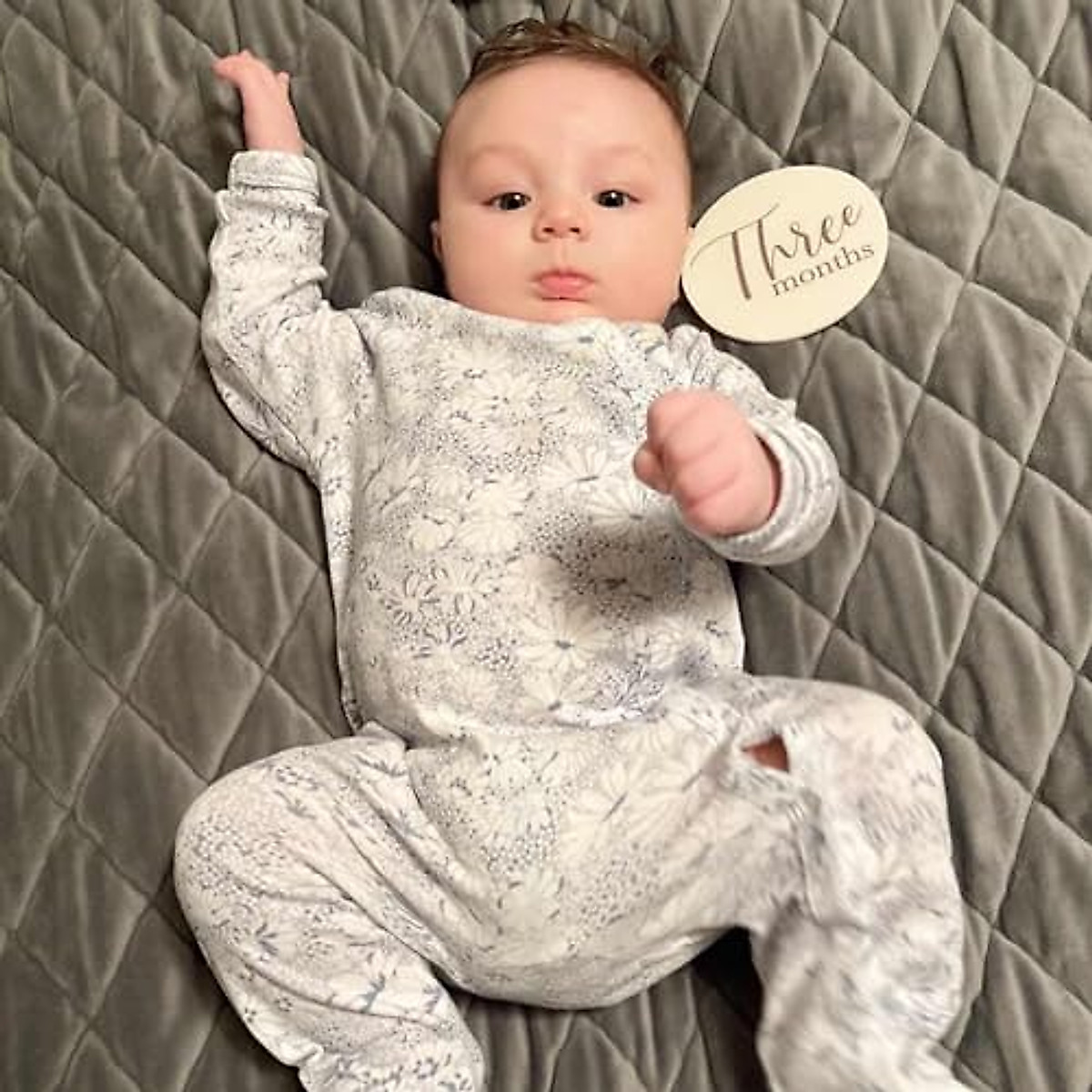 UNIQOOO 13Pcs 4'' Cream White Acrylic Monthly Baby Milestone Printed Cards, Photo Props, Round Baby Months Growth Sign for Boy, Girl Photography, One Month to One Year & Hello World Card, New Baby Gifts