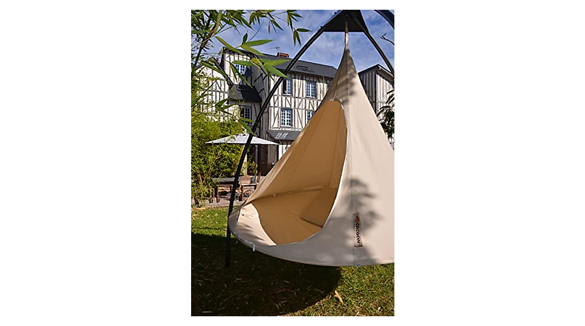 Relax in Comfort with Vivere Double Cacoon