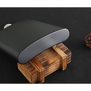 TOX TANEAXON 18 oz Matte Black Large Capacity Stainless Steel Whiskey Hip Flask for Liquor