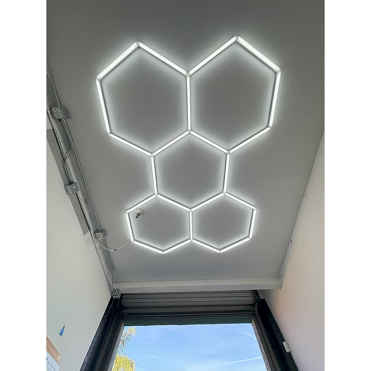 Generic Modern Hexagon LED Lights - Set of 5 Touch Control Aluminum Hexagon Ceiling Lights - Honeycomb Led Lights for Garage, Shops, Gyms, Basements – 4ft Wide, 8ft Tall (6500 Lumen), White