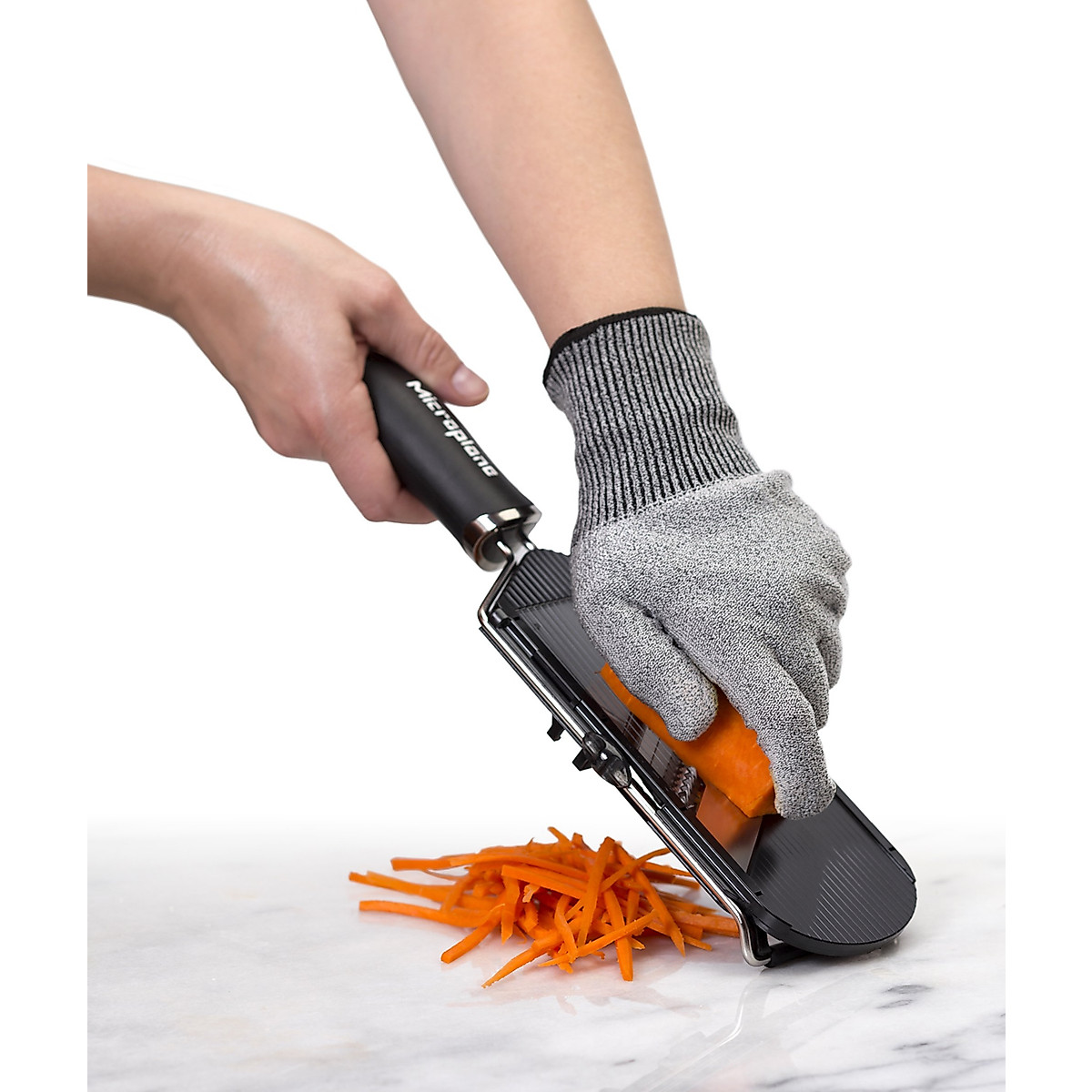 Microplane Cut Resistant Glove Keep Hands Safe in The Kitchen, One Size (Pack of 1) (Original)