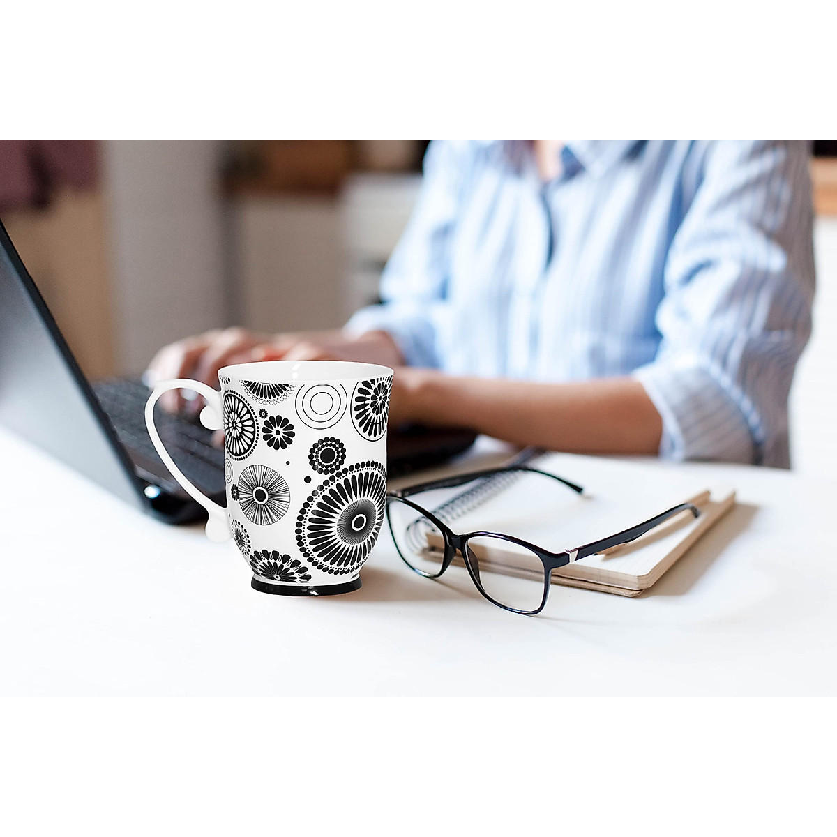 QOUTIQUE Bone China Coffee Mugs - 20 Ounce - Set of 4, Cups for Latte, Hot Tea, Cappuccino, Mocha, Cocoa, Mug Set, Large Coffee Mug, White