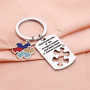 WSNANG Autism Awareness Jewelry Autistic Support Proud Autism Aunt Grandma Gift God Found Some of The Strongest Women And Made Them Autism Aunt/Grandma Keychain (Autism Grandma)