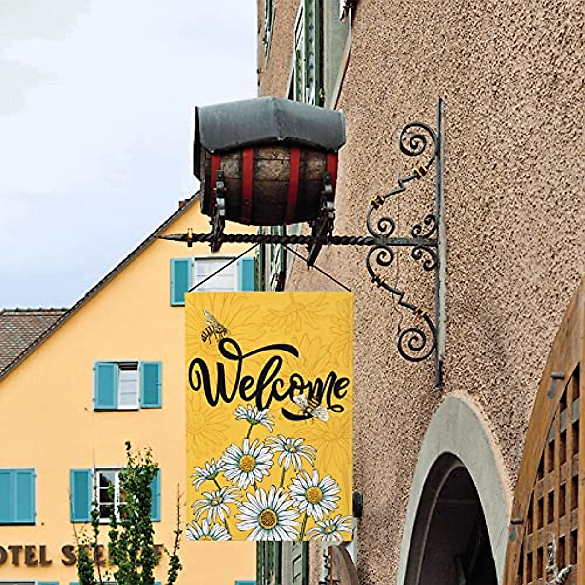 Daisy Yellow Welcome Garden Flag Bee Farmhouse Yard Outdoor Decorative Burlap 12 X 18 Inch Small Vertical Double Sided Seasonal Holiday Decor