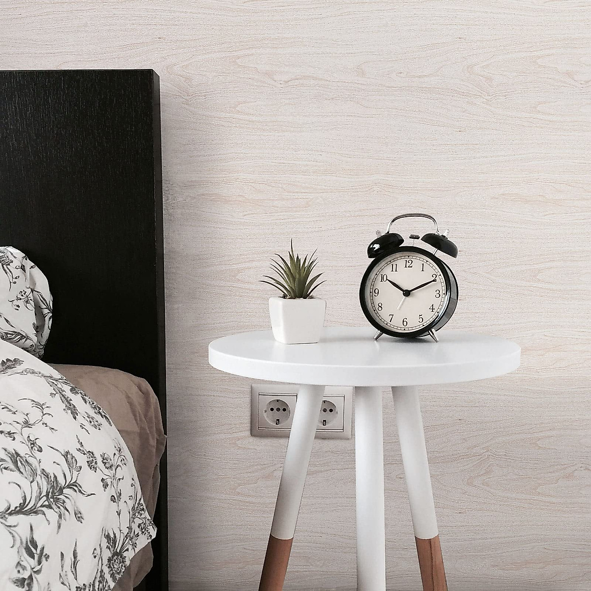 Lativo White Wood Contact Paper for Cabinets and Drawers Wood Grain Wallpaper Peel and Stick Wallpaper for Furniture Shelf Liner Self-Adhesive Wallpaper Vinyl Waterproof Easy to Install/Clean 18"×118"