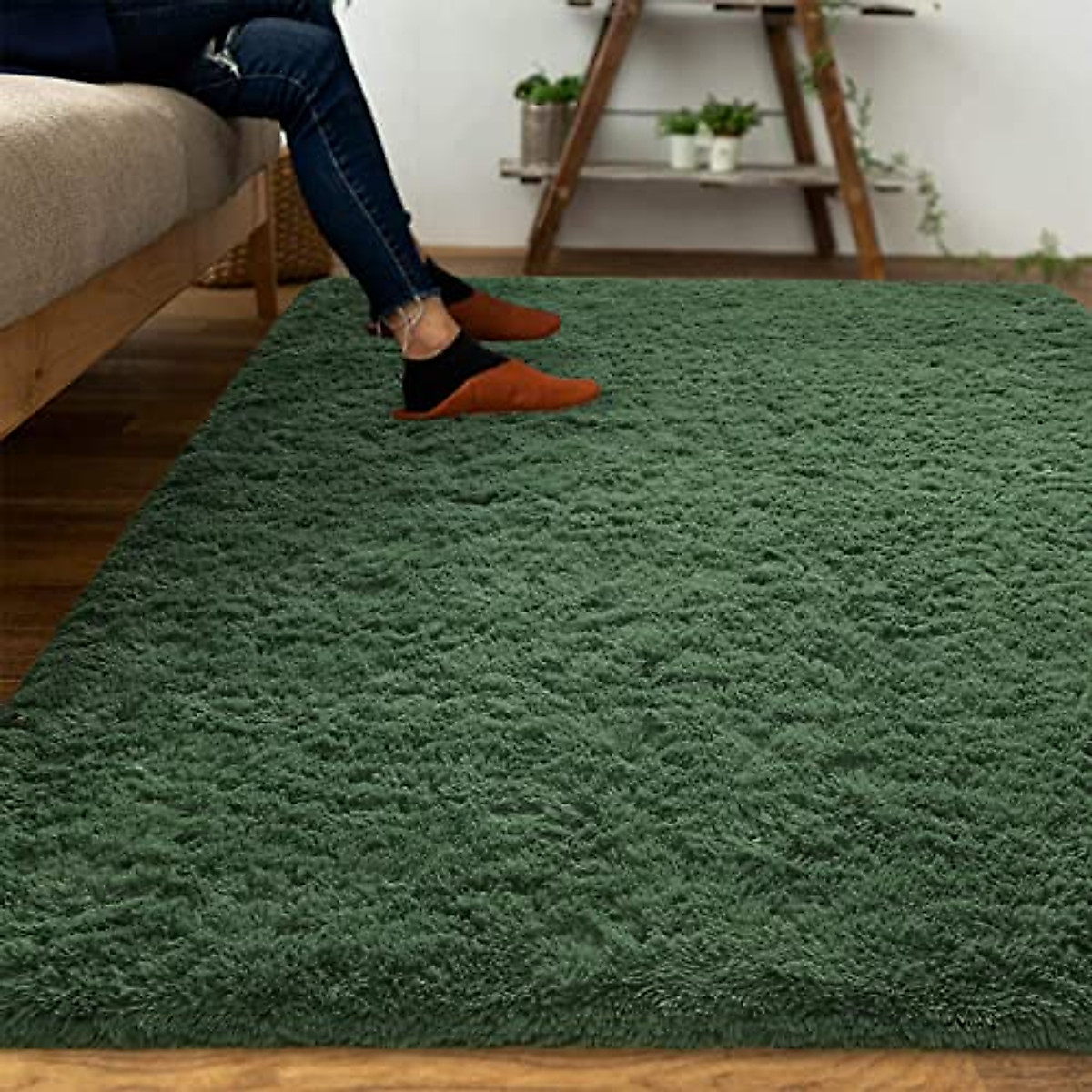 DweIke Super Soft Shaggy Rugs Fluffy Carpets, 3x5 ft, Deep-Green Area Rug for Living Room Bedroom Girls Kids Room Nursery Home Decor, Non-Slip Plush Indoor Floor Bedside Rug, 3x5 Feet Deep-Green