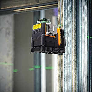DEWALT 12V MAX Laser Level, Cross Line Laser, 2 x 360, Green (DW0811LG)
