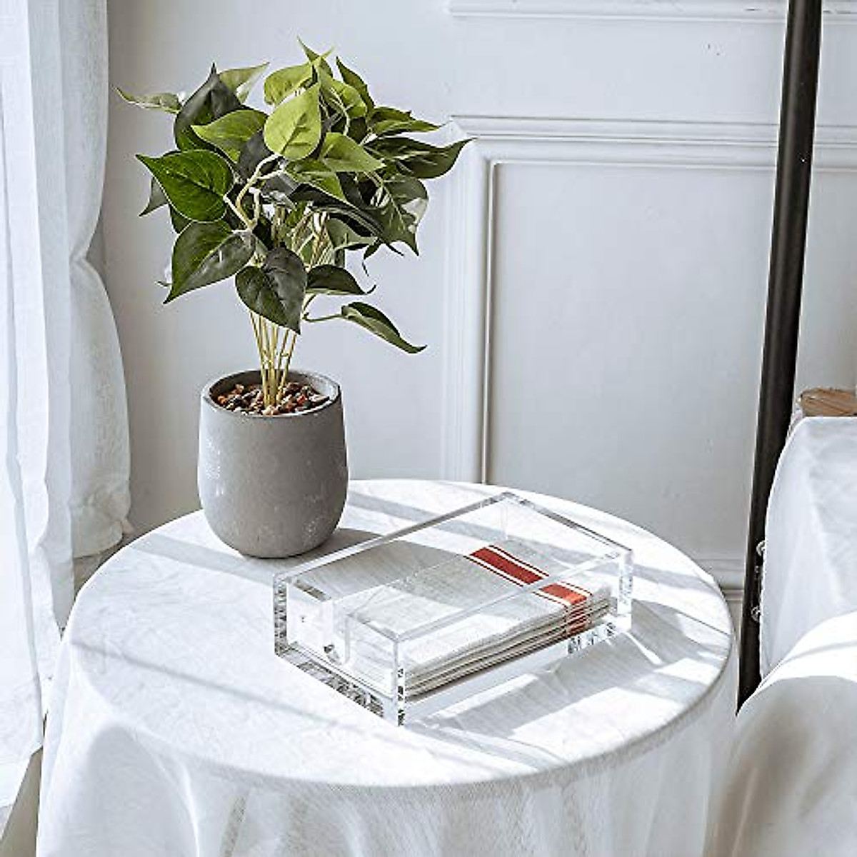 IEEK Acrylic Guest Towel Napkin Holder,Clear Bathroom Paper Hand Towels Storage Tray Modern Buffet Napkin Caddy,Fancy Flat Napkin Holders For Kitchen or Dining Room,9x5.5x2.5 Inch,Pack of 1