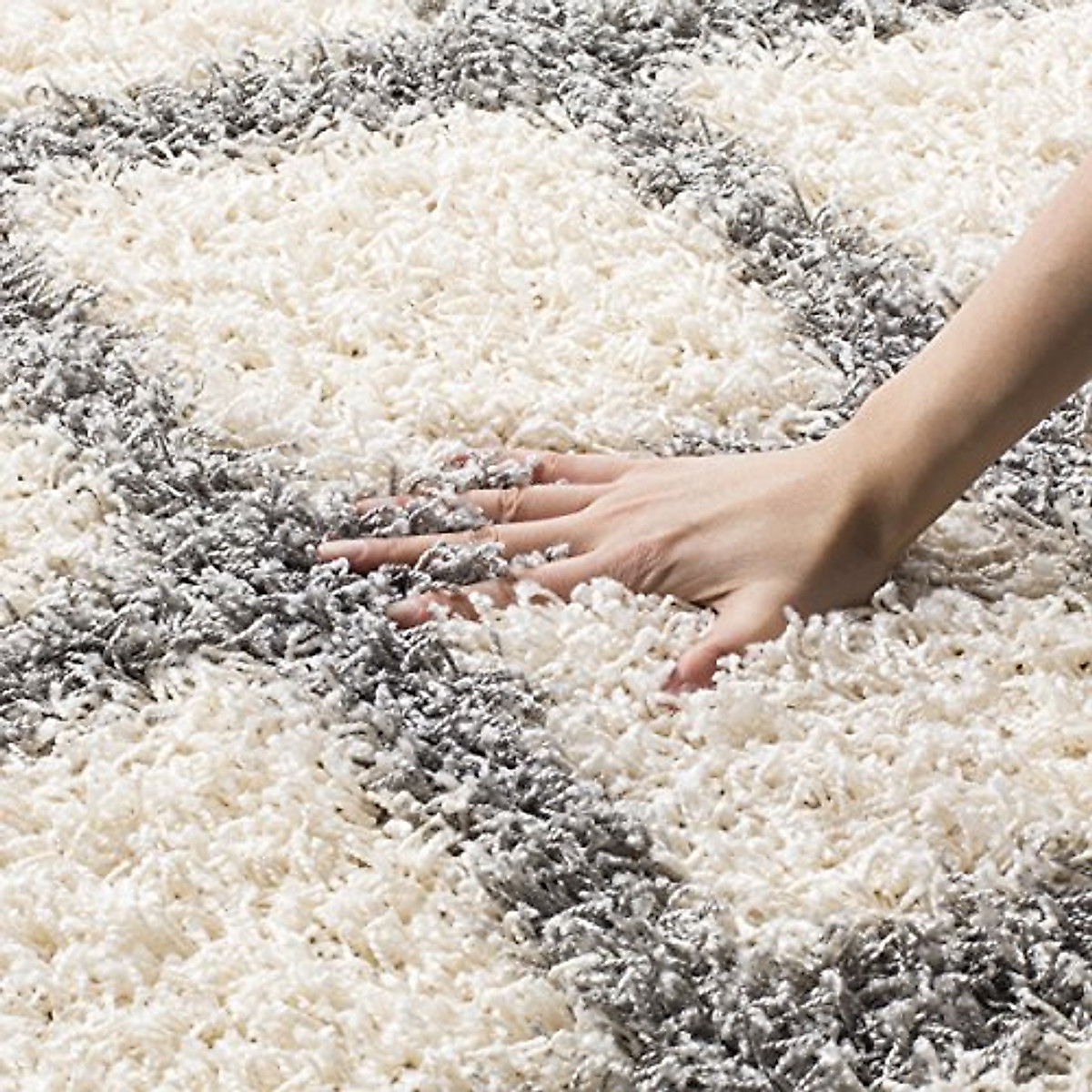 SAFAVIEH Dallas Shag Collection Area Rug - 8' x 10', Ivory & Grey, Trellis Design, Non-Shedding & Easy Care, 1.5-inch Thick Ideal for High Traffic Areas in Living Room, Bedroom (SGD258F)