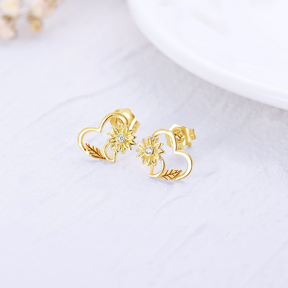 SISGEM 14k Yellow Gold Sunflower Heart Stud Earrings for Women