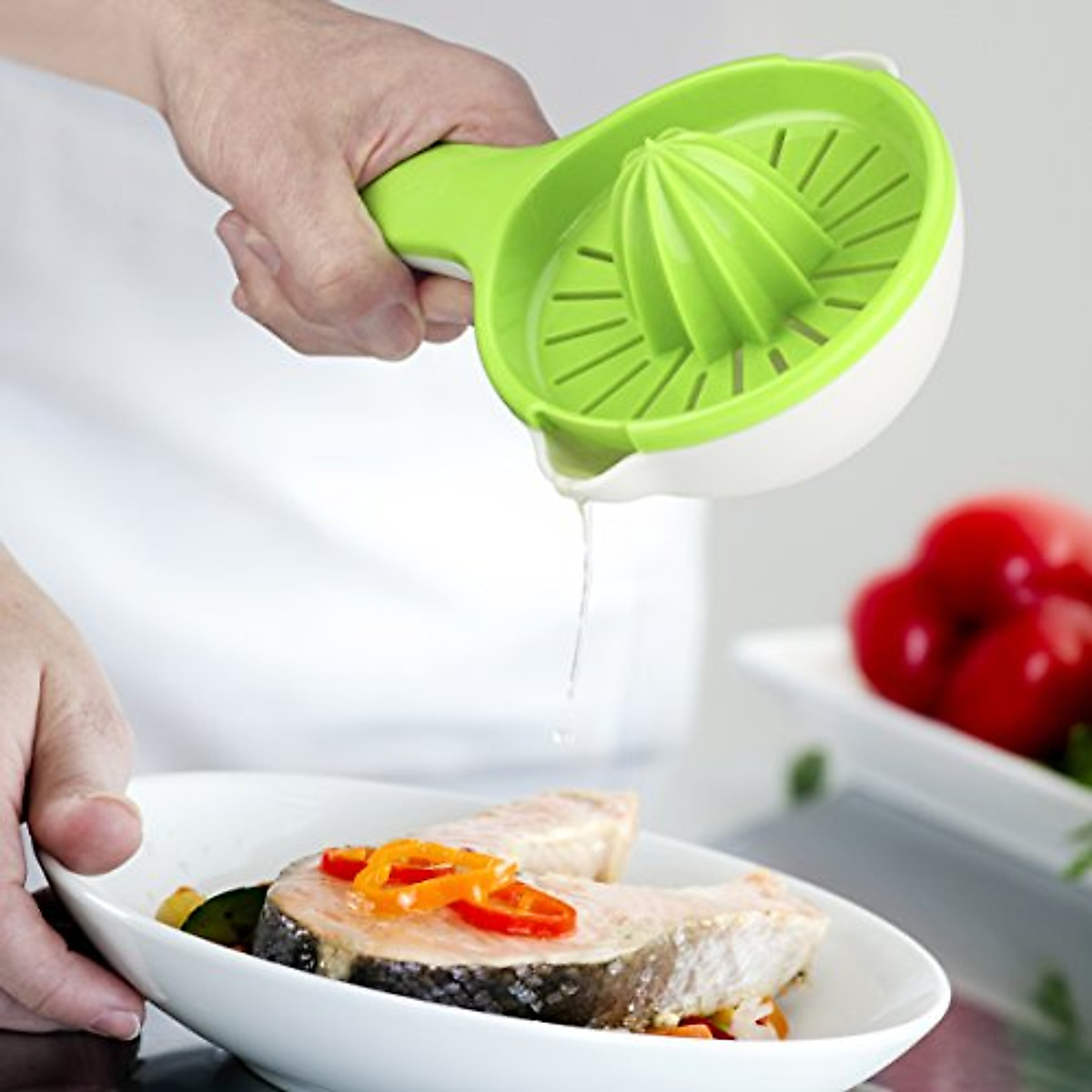 Urban Trend Tango Citrus Juicer with Two Juicing Heads, Lemons, Limes, Oranges and Grapefruit, Ergonomic Handle, and Non-Slip Base