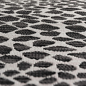 Unique Loom Outdoor Collection Area Rug - Cape Town (5' 3' x 8' Rectangle, Black/ Ivory)